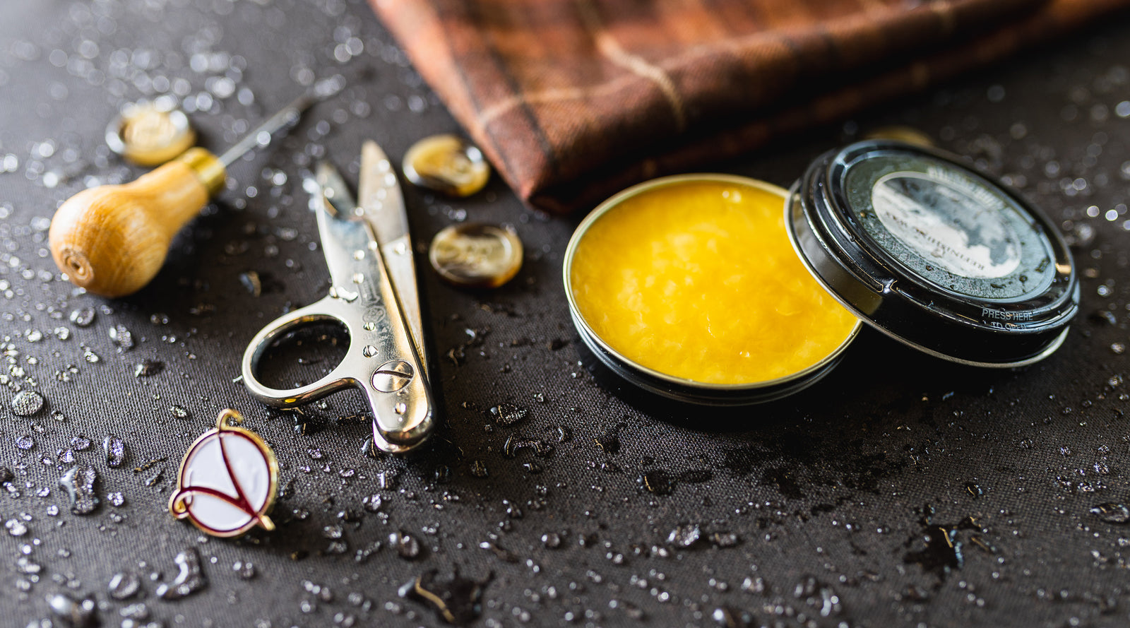 Waxed Canvas 101: What makes it so Special? – Volante Design